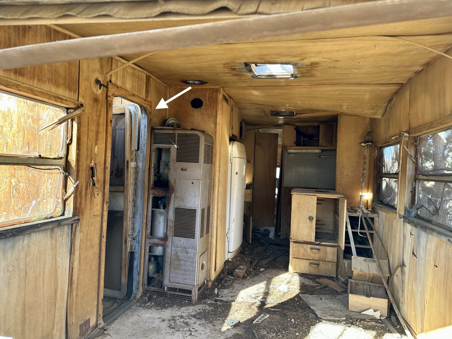 Exploring Old Mining Cabins in the Mojave Desert – Traveling with jj